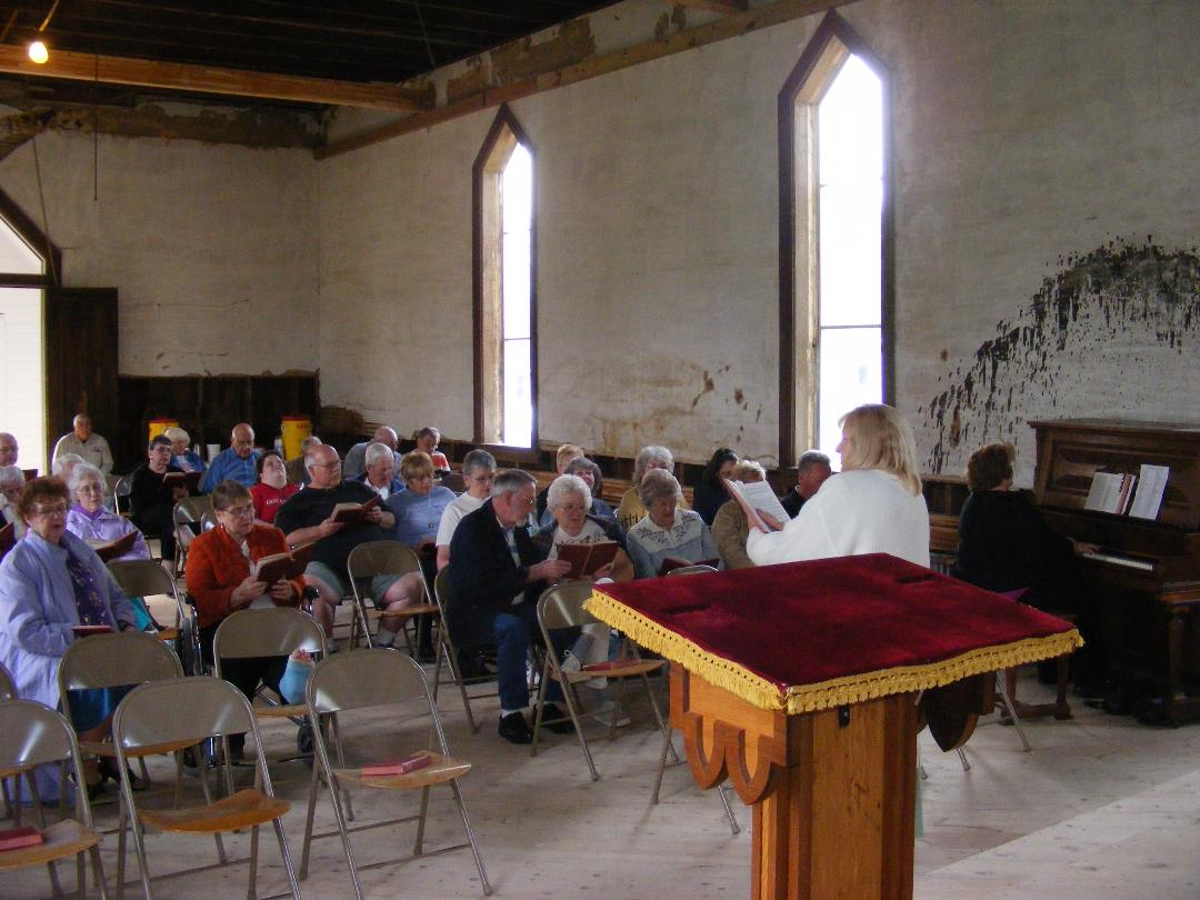 Hymn Sing Photos – The Old Rugged Cross Historic Site